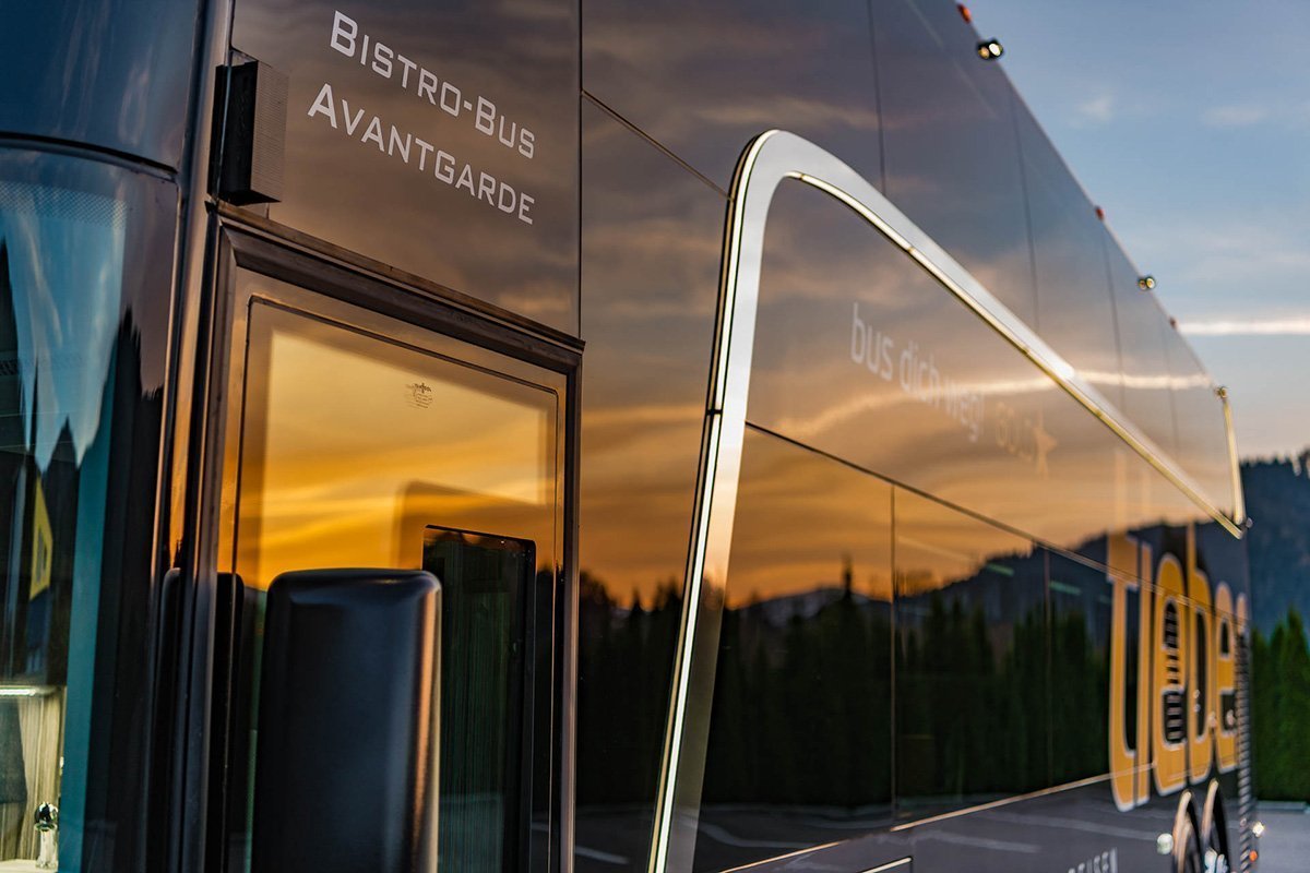 Illuminated Car Logos | Yachtlite